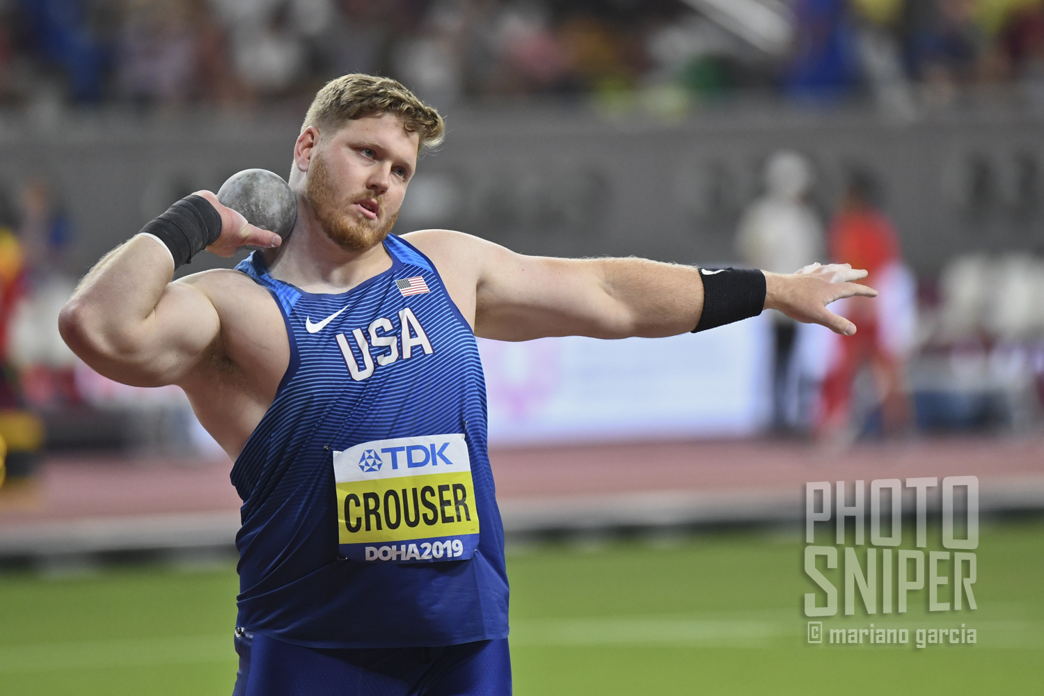 Ryan Crouser supera su propio récord mundial en lanzamiento de bala ...